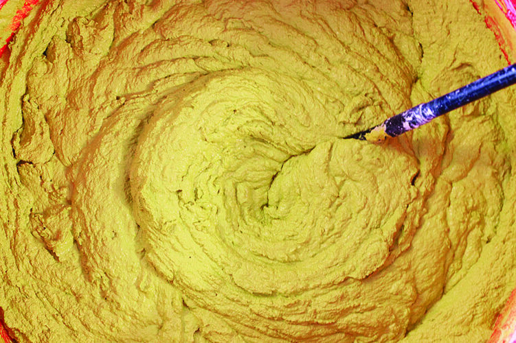 At Home with Natural Plasters – Mother Earth News